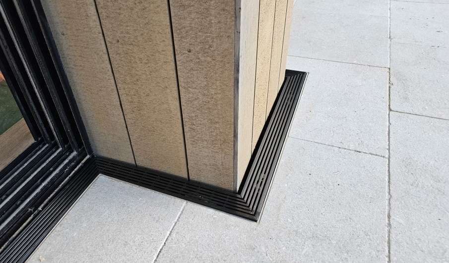 Thundaflo E2 Level Entry Threshold Drain